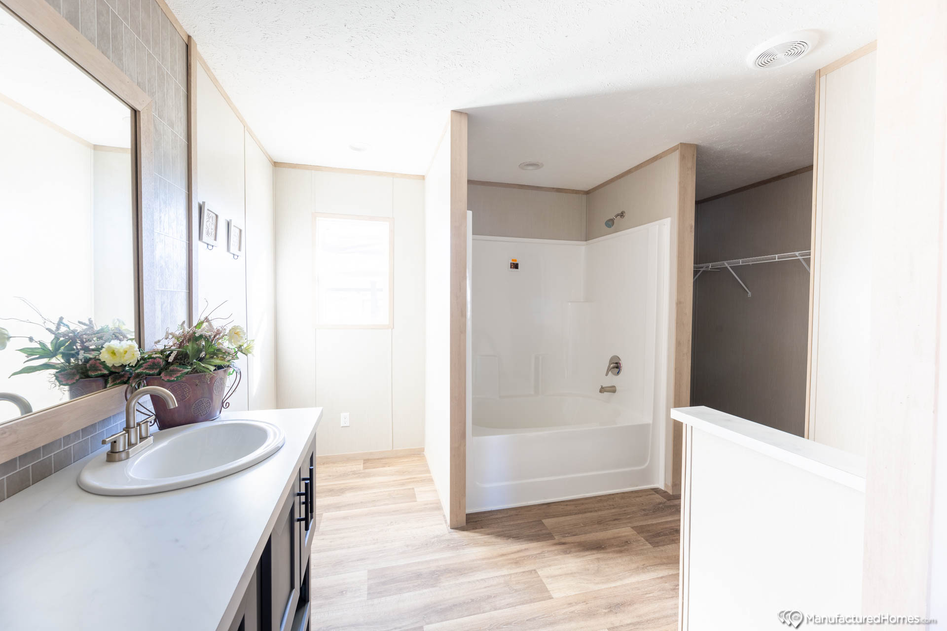 Epic Experience The Snowcap 45CEE28764BH by Clayton Epic